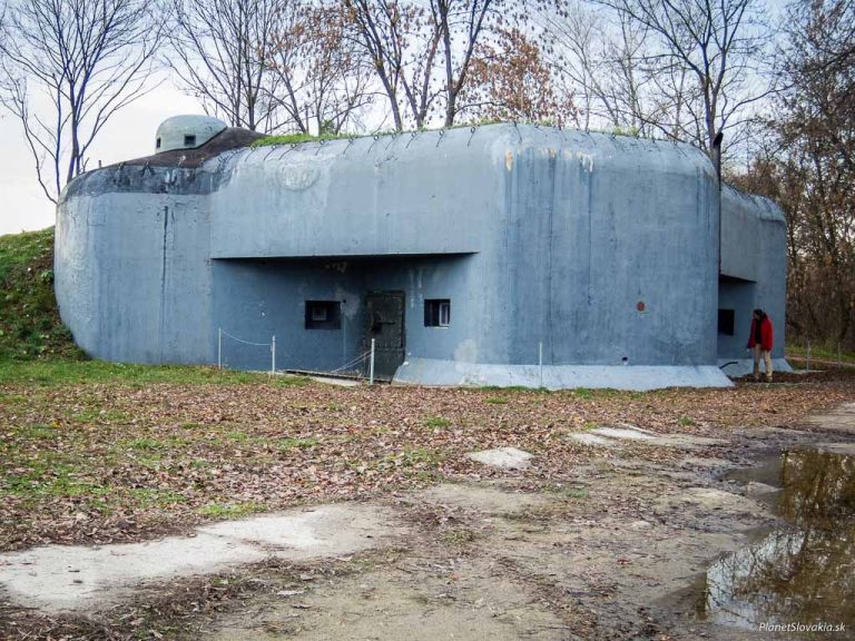 Múzeum petržalského opevnenia - Bunker B-S 4 - Noc múzeí a galérií